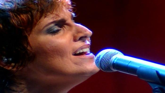 Argumento Ineficaz Video Song from Argumento Ineficaz | Isabella ...